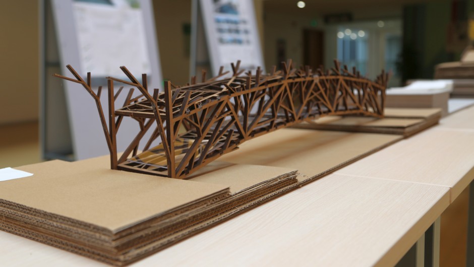 Students design innovative pedestrian bridges | News | Xi'an Jiaotong ...