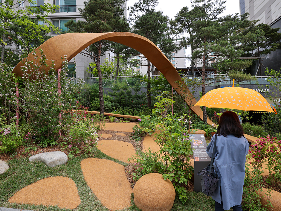 The Pink Island wins top prize at Seoul International Garden Show ...