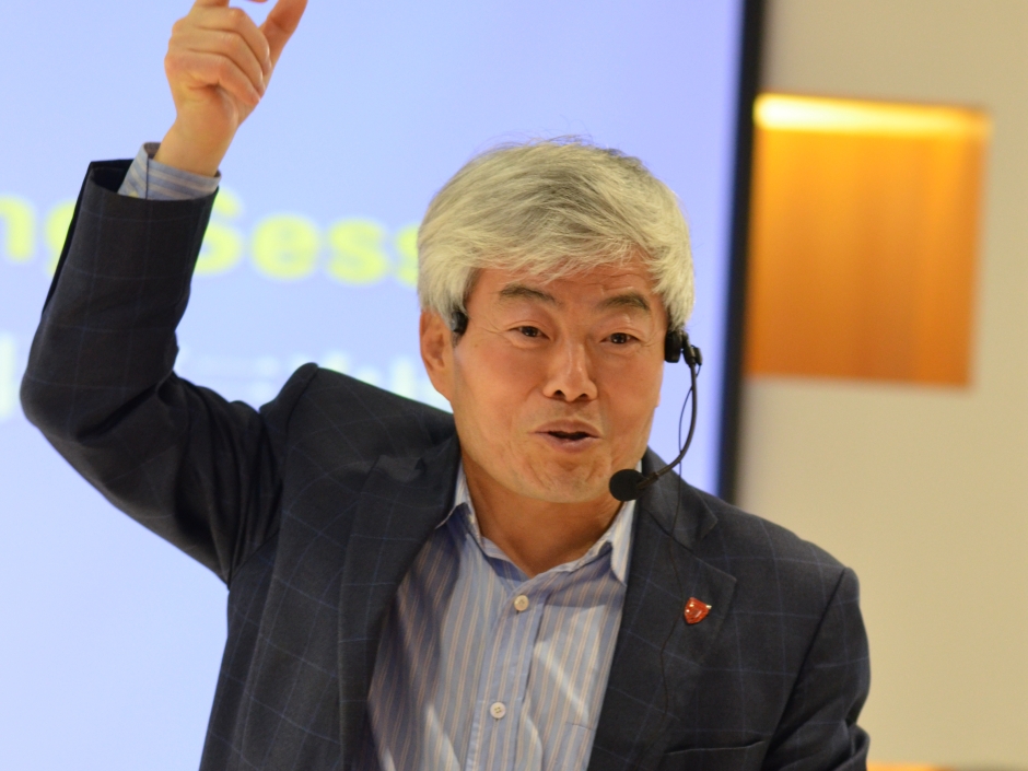 Professor Xi shares the history of XJTLU at Museum event - Xi'an ...